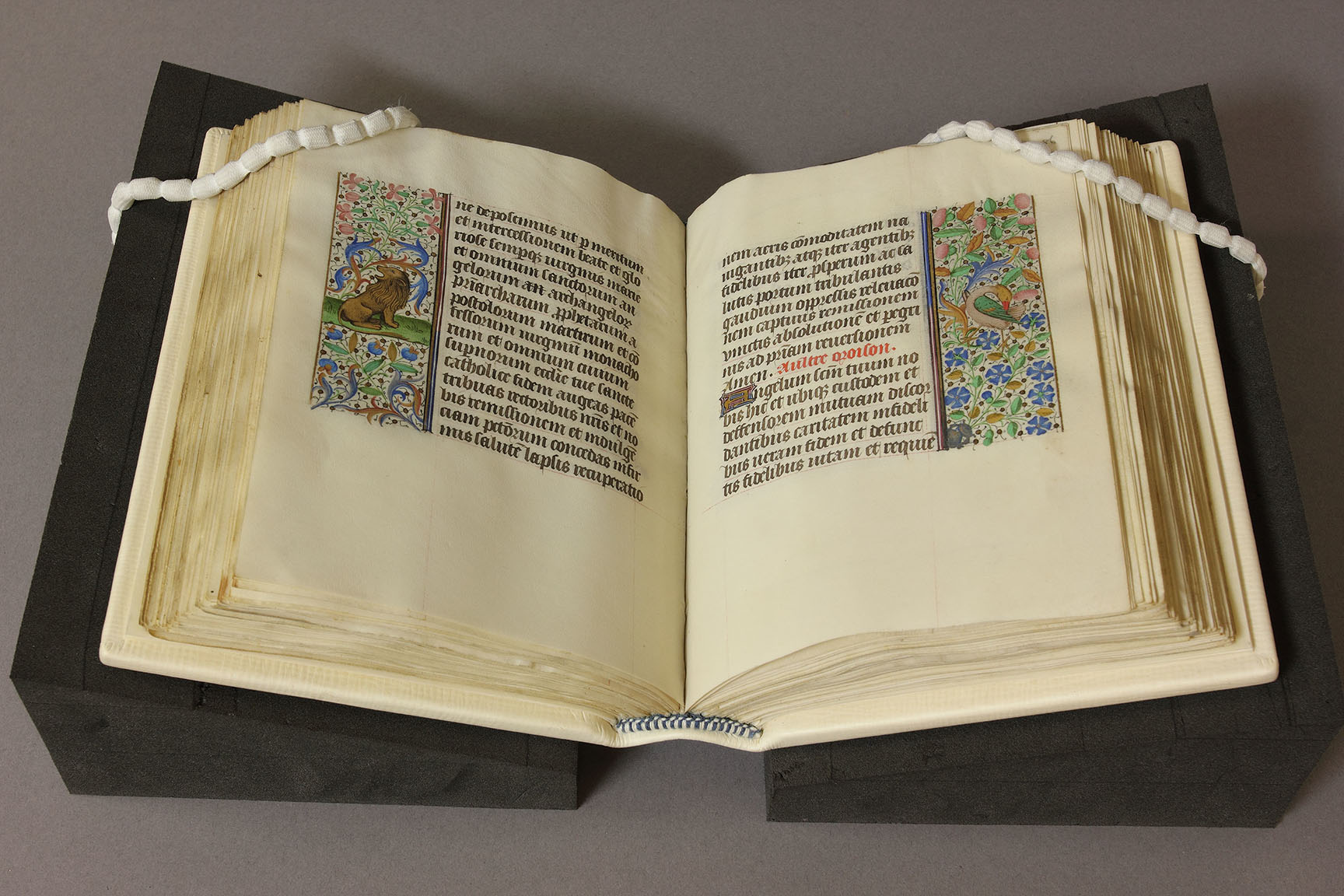 The Medieval Manuscript rebinding conservation project | Bodleian Libraries